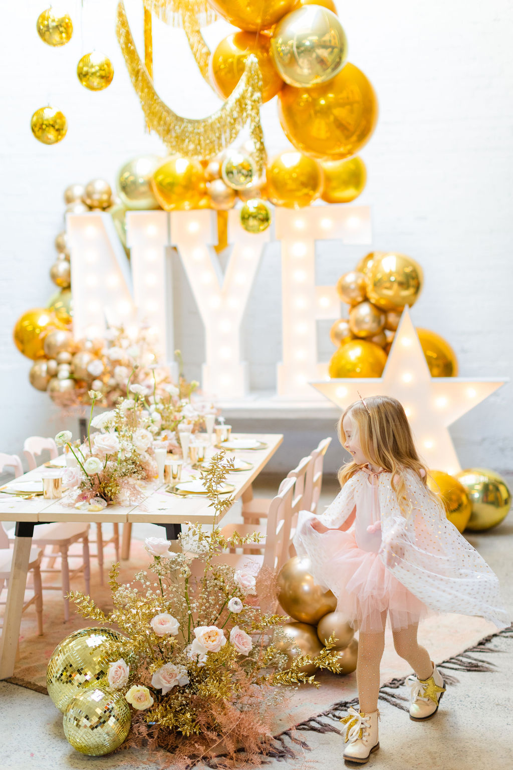 Sparkle the Night Away with this Cute New Year's Eve Party • Beijos Events